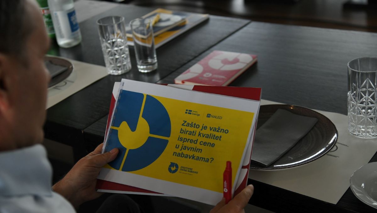 Nabavke javne rasvete, izgradnje puteva i vozila moraju da ispunjavaju ...