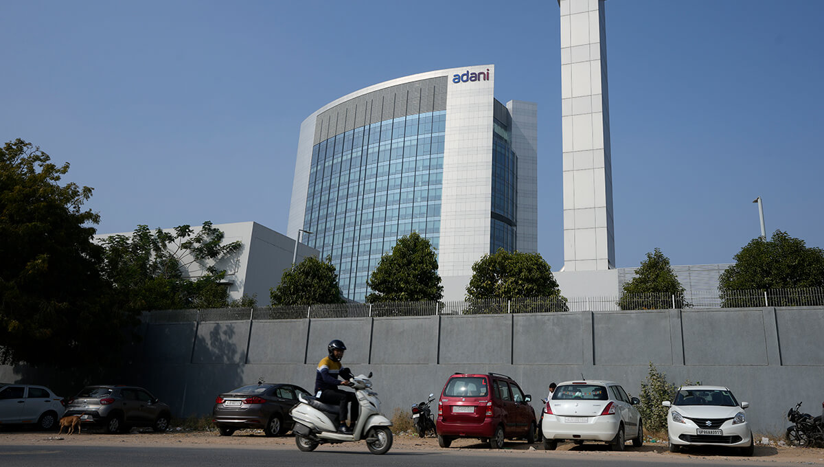 Deloitte raskinuo reviziju Adani logistike | Biznis.rs