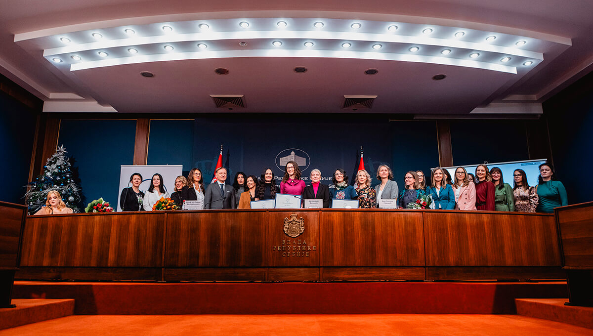 Proglašene najbolje mlade naučnice programa "Žene u nauci" za 2023 ...