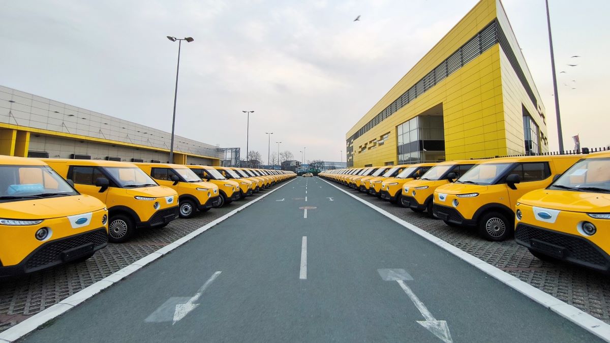 Pošti Srbije stiglo još 95 teretnih e-vozila za dostavu pošiljki ...