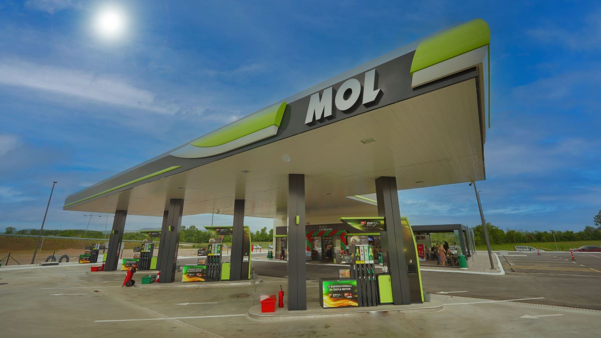 MVM i MOL potpisali sporazum o trgovini naftom | Biznis.rs